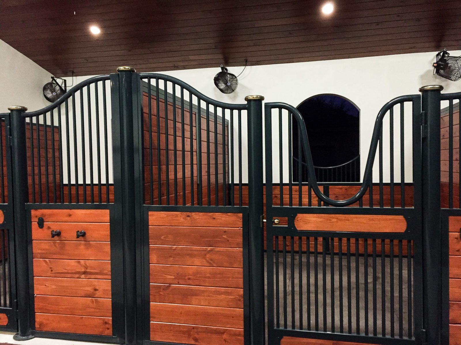 Sliding & Hinged Doors For Horse Stalls - Rockin J Equine